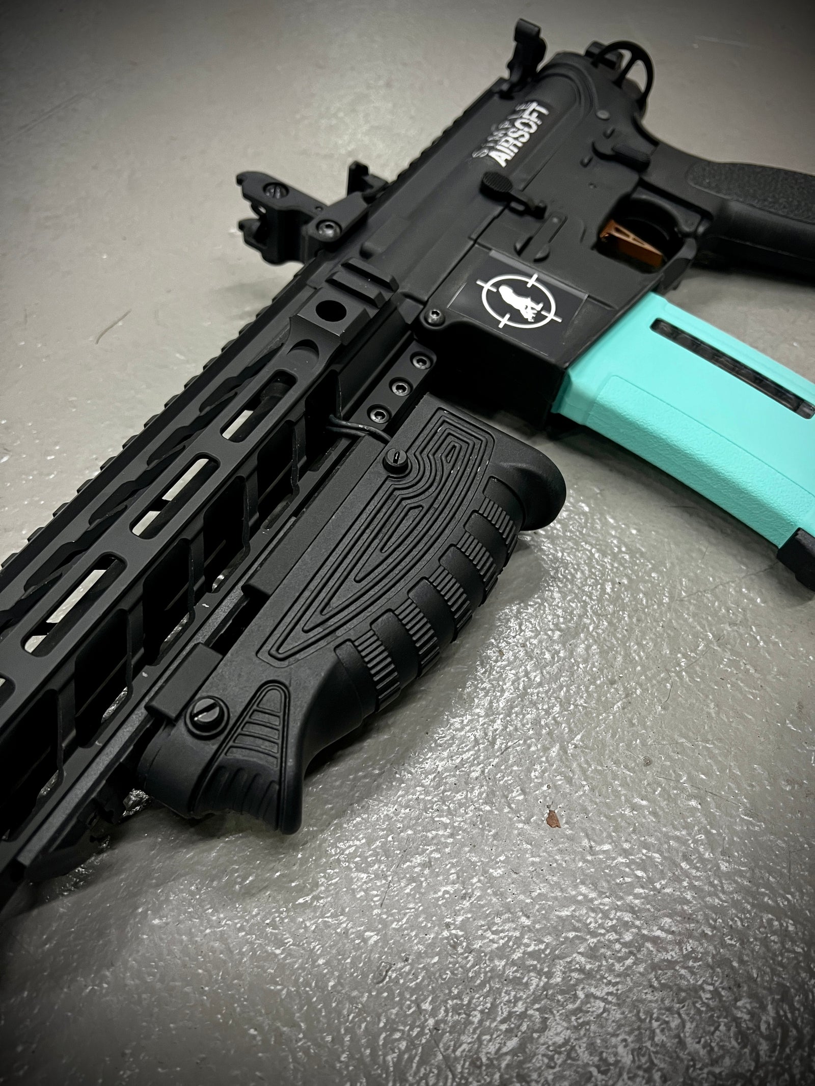 Simple Airsoft Custom Gun Black Viper